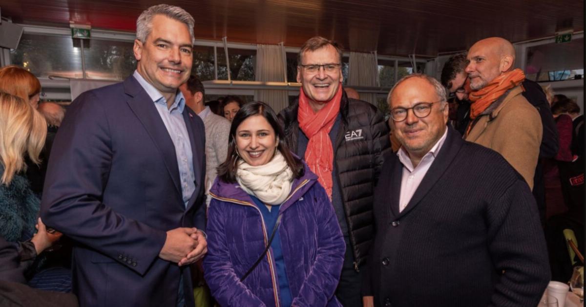 Viel Politik-Prominenz beim profil-Punsch | Kurier