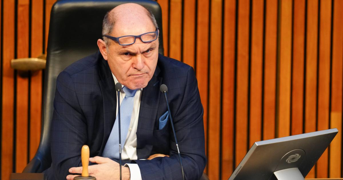 Sobotka weist Vorwürfe zurück – Staatsanwaltschaft prüft ...