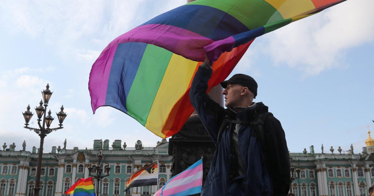 Nach LGBT-Verbot: Razzien in Homosexuellen-Bars und Nachtklubs | Kurier