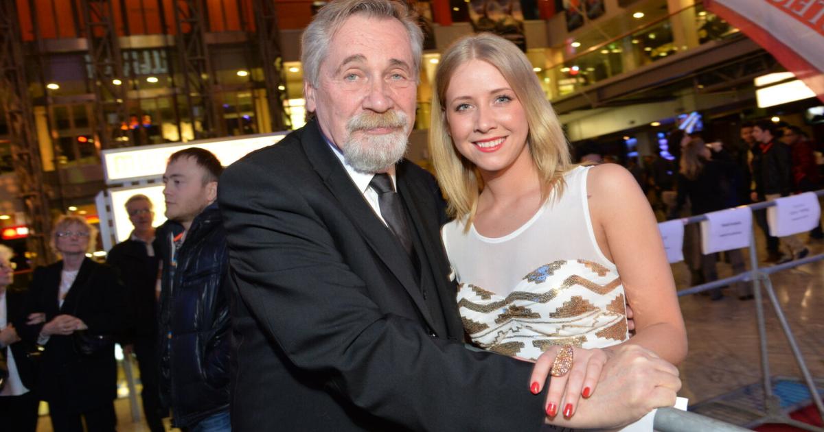 Wie Peter-Rapp-Tochter Rebecca ihre Alkoholsucht überwunden hat | Kurier