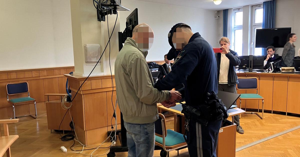 42 Mal auf Partnerin eingestochen: 15 Jahre Haft | Kurier