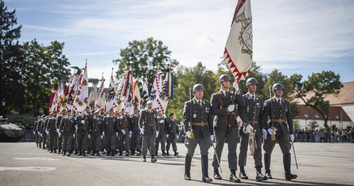 Ausgemustert: „Habt acht“ für 118 neue Leutnante | Kurier