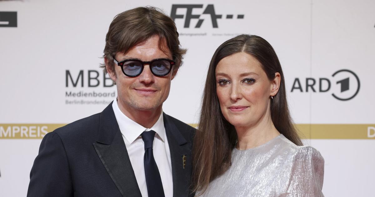 Wie Sam Riley Und Alexandra Maria Lara 15 Jahre Ehe Geschafft Haben