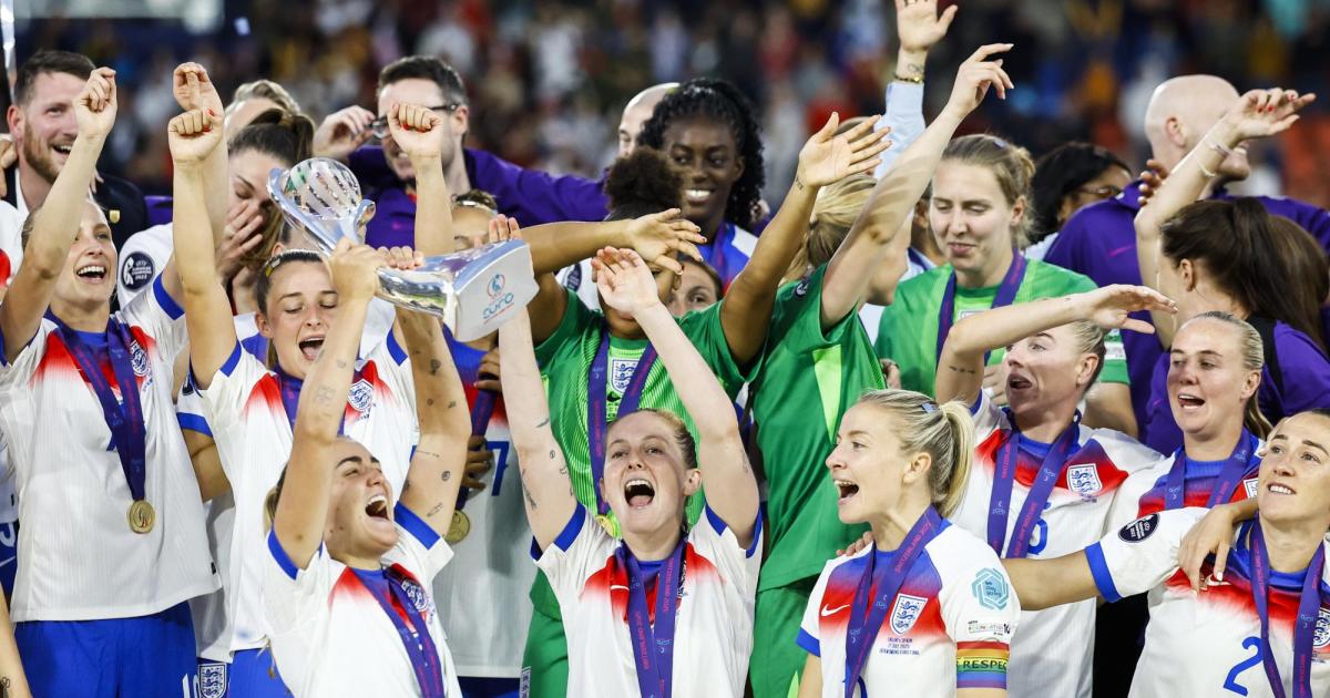 Fußball-EM: England triumphiert im Elferschießen und verteidigt den ...