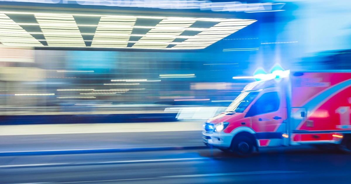 18-Jährige kracht mit Auto in Haus: Mutter und Sohn (7) tot | Kurier