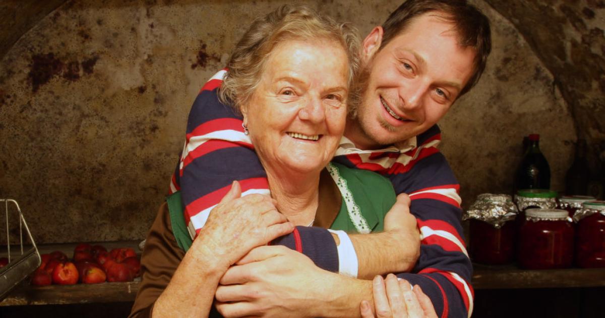 Gemischtes Doppel: Bernie Rieder & Oma | Kurier