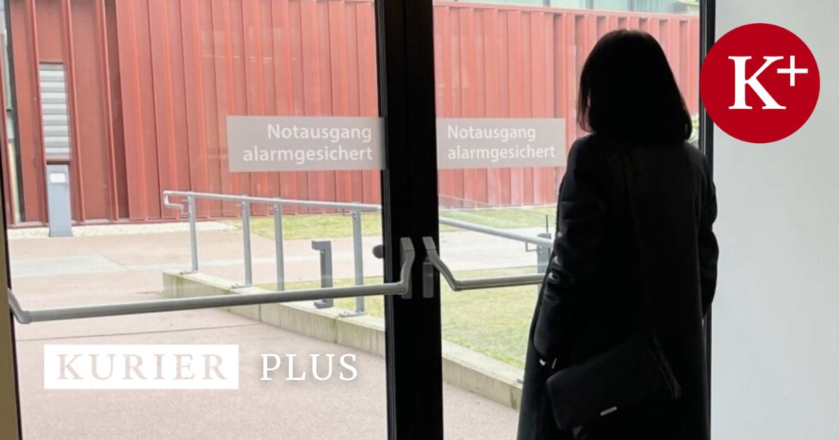 Download video bokep tante she showed me the a table and