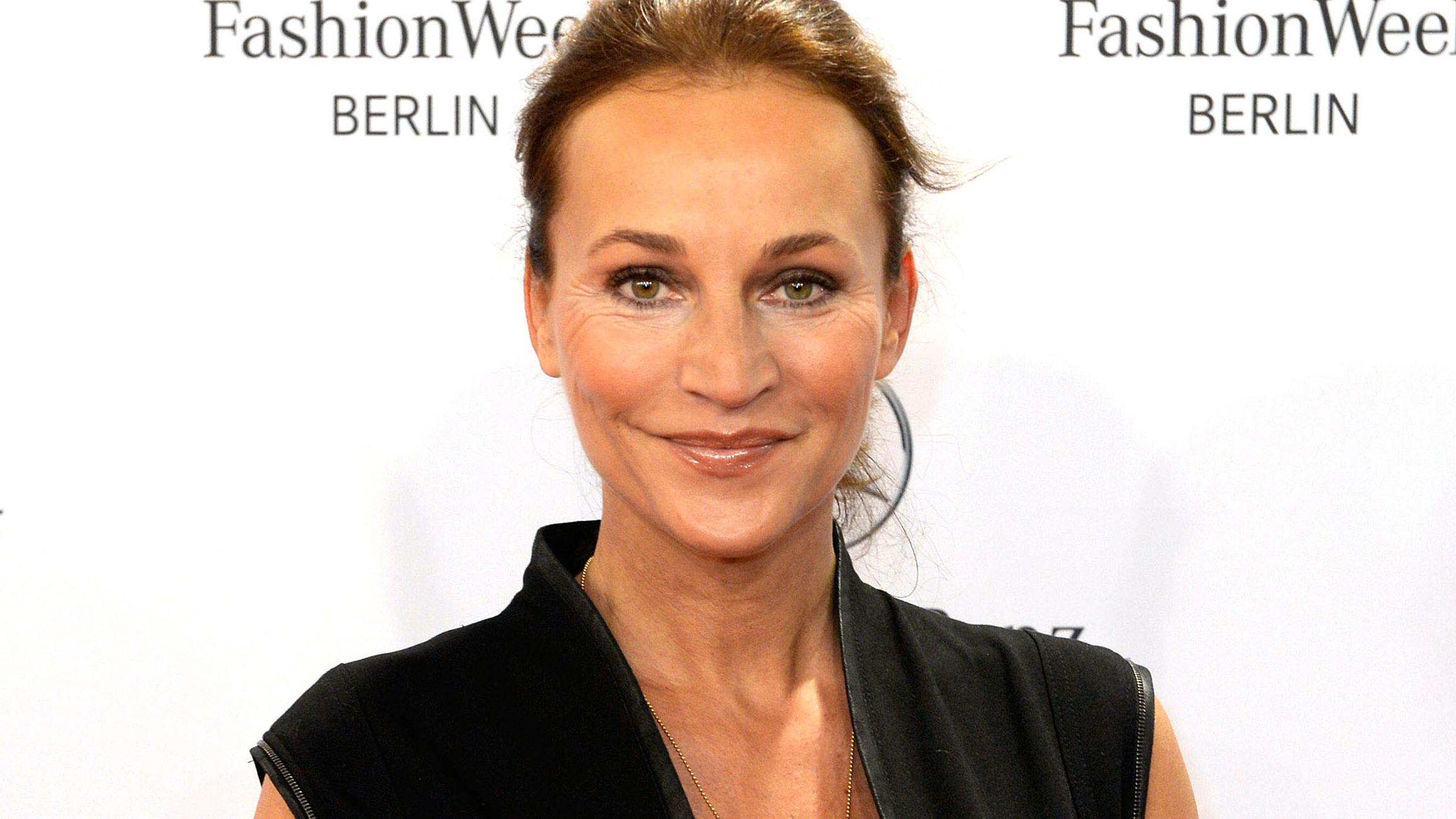 Caroline Beil: Traurige Enthüllung über ihre Kindheit | kurier.at